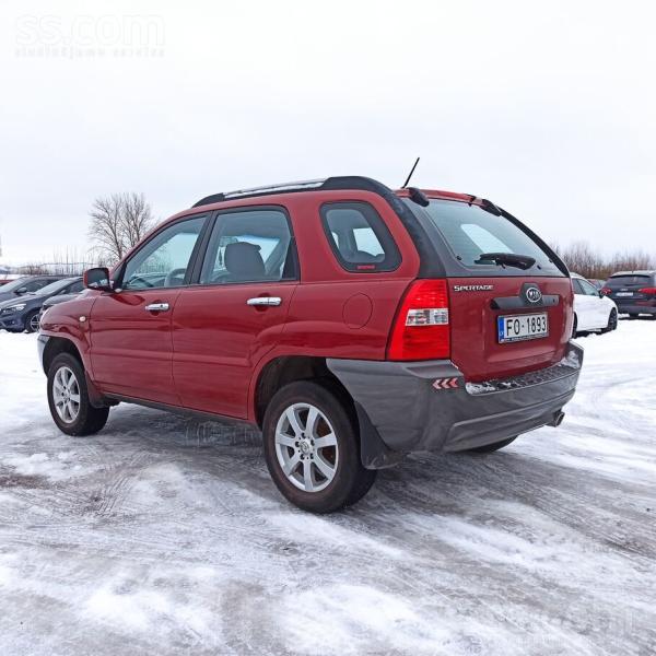 Red Kia Sportage 2005 in Daugavpils, with an engine capacity of 2.00 L and mileage of 0 thousand km for 2650 €, photo 5 on AUTOMOTO.COM.LV