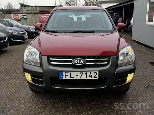 Красный Киа Sportage 2005 в Даугавпилс, объемом двигателя 2.00 л и пробегом 0 тыс. км за 2490 €, фото 2 на AUTOMOTO.COM.LV