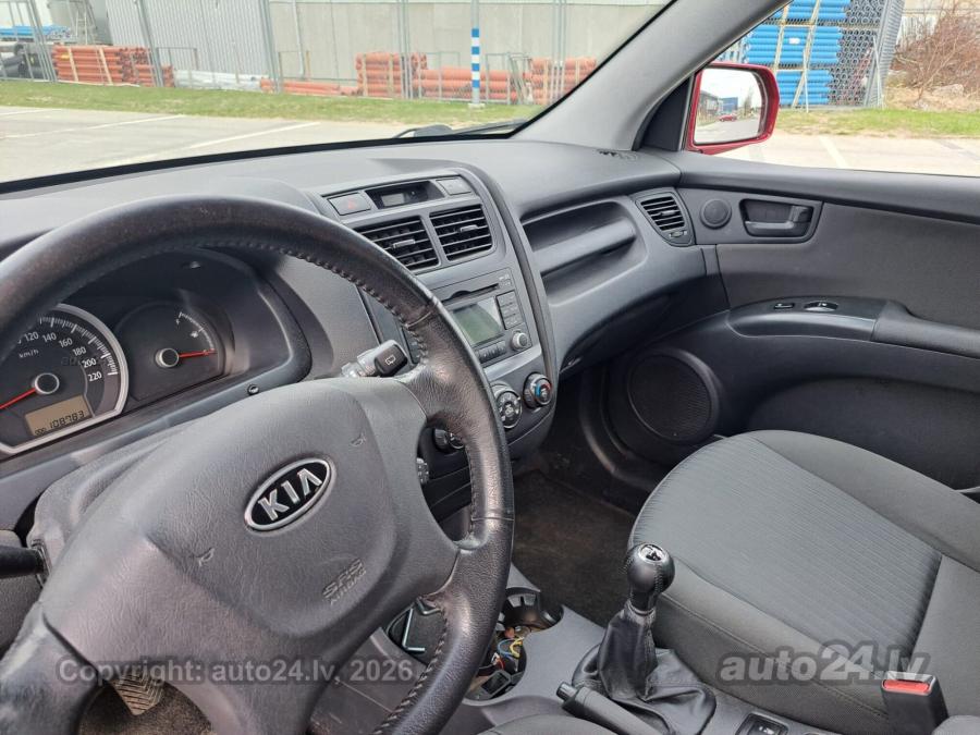 Red Kia Sportage 2010 in Tallinn, with an engine capacity of 2.00 L and mileage of 170 thousand km for 4000 €, photo 7 on AUTOMOTO.COM.LV