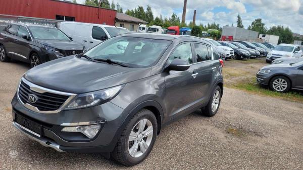 Sarkans Kia Sportage 2013 Telšiai, ar dzinēja tilpumu 1.69 L un nobraukumu 300 tūkst. km par 4950 €, foto 3 vietnē AUTOMOTO.COM.LV