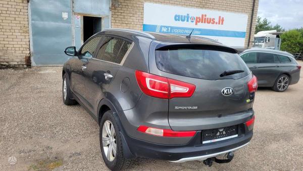 Sarkans Kia Sportage 2013 Telšiai, ar dzinēja tilpumu 1.69 L un nobraukumu 300 tūkst. km par 4950 €, foto 10 vietnē AUTOMOTO.COM.LV