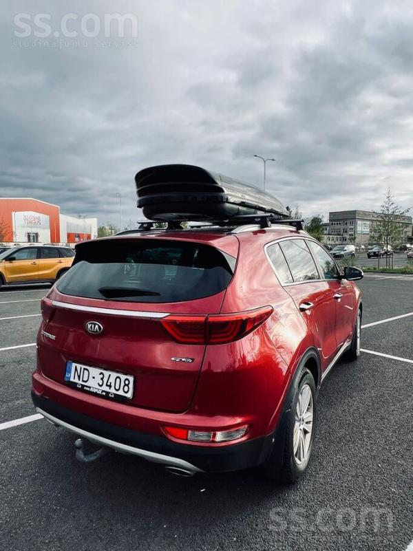 Red Kia Sportage 2016 in Jelgava, with an engine capacity of 2.00 L and mileage of 227 thousand km for 13800 €, photo 5 on AUTOMOTO.COM.LV