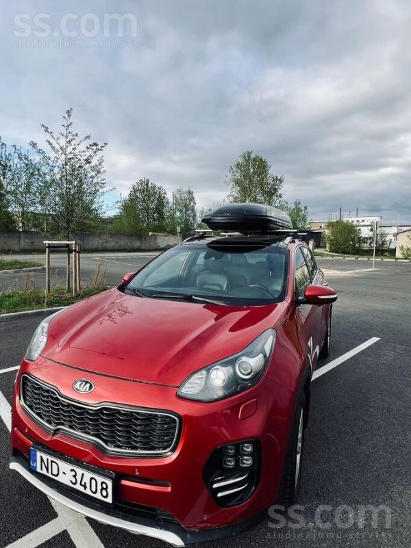 Red Kia Sportage 2016 in Jelgava, with an engine capacity of 2.00 L and mileage of 227 thousand km for 13800 €, photo 8 on AUTOMOTO.COM.LV