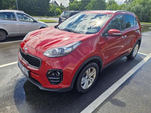 Red Kia Sportage 2016 in Kaunas, with an engine capacity of 1.69 L and mileage of 231 thousand km for 10527 €, photo 1 on AUTOMOTO.COM.LV