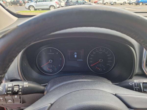 Red Kia Sportage 2016 in Kaunas, with an engine capacity of 1.69 L and mileage of 231 thousand km for 10527 €, photo 10 on AUTOMOTO.COM.LV