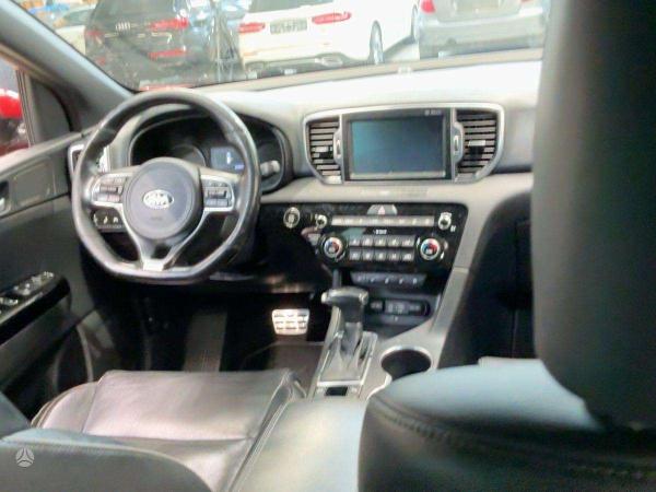 Red Kia Sportage 2016 in Vilnius, with an engine capacity of 1.59 L and mileage of 204 thousand km for 8500 €, photo 9 on AUTOMOTO.COM.LV