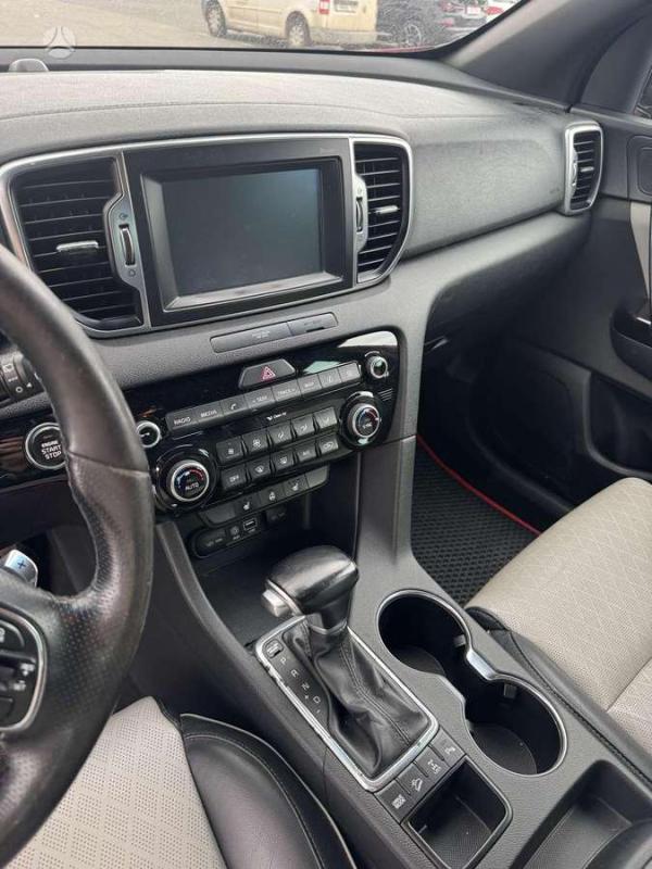 Красный Киа Sportage 2016 в Клайпеда, объемом двигателя 2.00 л и пробегом 210 тыс. км за 9500 €, фото 9 на AUTOMOTO.COM.LV