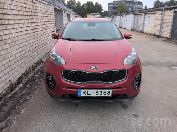 Red Kia Sportage 2016 in Riga, with an engine capacity of 1.70 L and mileage of 249 thousand km for 10000 €, photo 3 on AUTOMOTO.COM.LV
