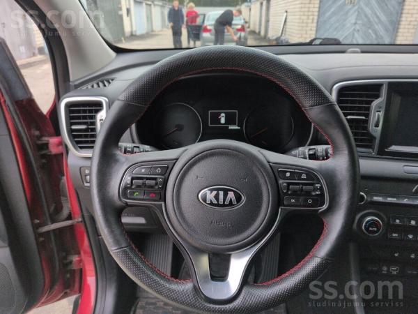 Red Kia Sportage 2016 in Riga, with an engine capacity of 1.70 L and mileage of 249 thousand km for 10000 €, photo 6 on AUTOMOTO.COM.LV