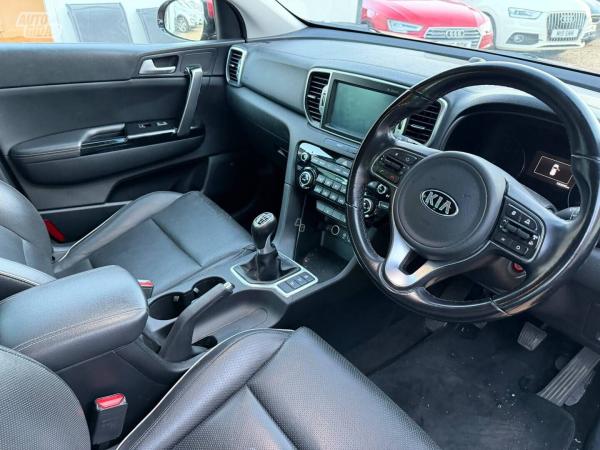 Киа Sportage 2016 в Шяуляй на AUTOMOTO.COM.LV Красный Киа Sportage 2016 в Шяуляй, объемом двигателя 1.70 л и пробегом 200 тыс. км за 4799 €, фото 6 на AUTOMOTO.COM.LV