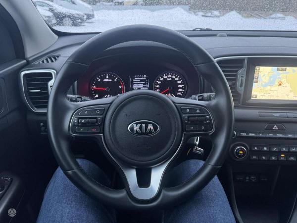 Red Kia Sportage 2017 in Panevezys, with an engine capacity of 1.69 L and mileage of 209 thousand km for 10300 €, photo 6 on AUTOMOTO.COM.LV