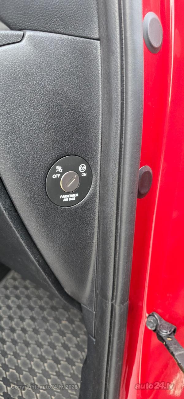 Red Kia Sportage 2017 in Rakvere, with an engine capacity of 1.70 L and mileage of 59 thousand km for 13990 €, photo 9 on AUTOMOTO.COM.LV
