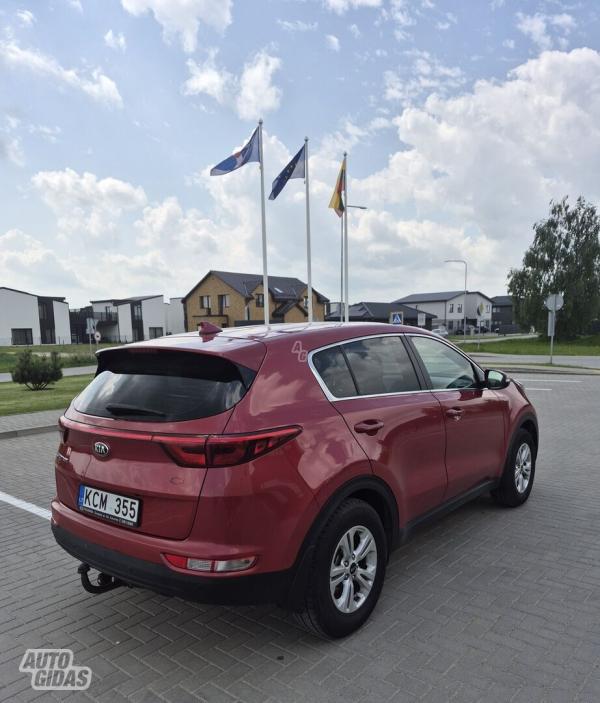 Red Kia Sportage 2017 in Kaunas, with an engine capacity of 1.60 L and mileage of 166 thousand km for 10200 €, photo 4 on AUTOMOTO.COM.LV