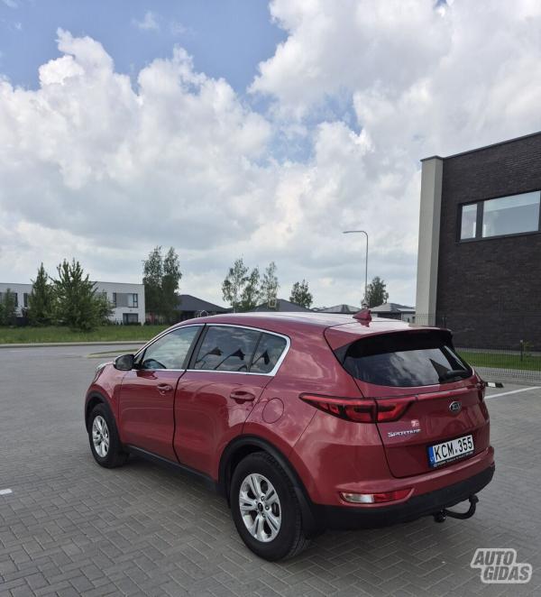 Red Kia Sportage 2017 in Kaunas, with an engine capacity of 1.60 L and mileage of 166 thousand km for 10200 €, photo 5 on AUTOMOTO.COM.LV