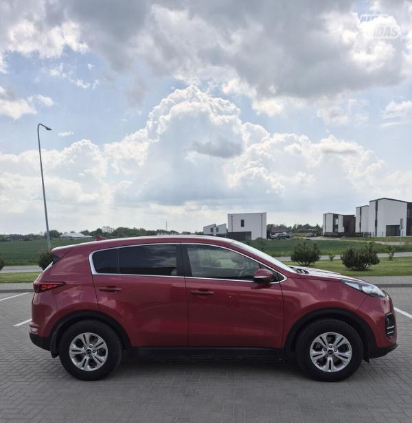 Red Kia Sportage 2017 in Kaunas, with an engine capacity of 1.60 L and mileage of 166 thousand km for 10200 €, photo 6 on AUTOMOTO.COM.LV