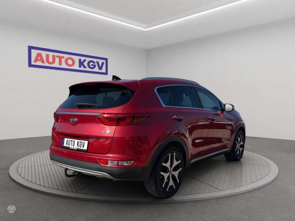 Red Kia Sportage 2017 in Kaunas, with an engine capacity of 1.70 L and mileage of 223 thousand km for 11999 €, photo 5 on AUTOMOTO.COM.LV