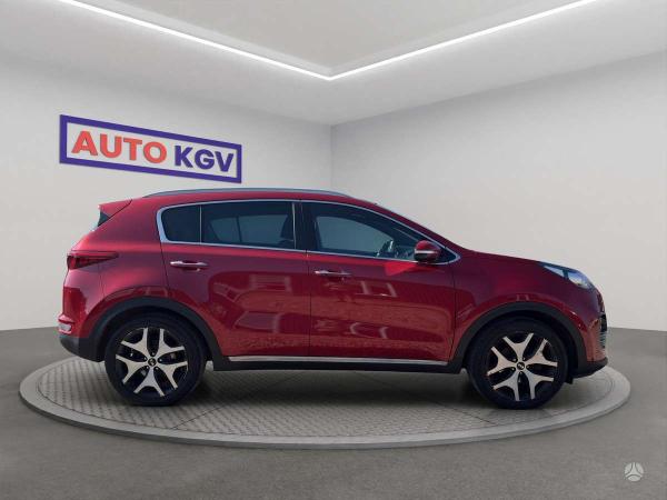 Red Kia Sportage 2017 in Kaunas, with an engine capacity of 1.70 L and mileage of 223 thousand km for 11999 €, photo 6 on AUTOMOTO.COM.LV