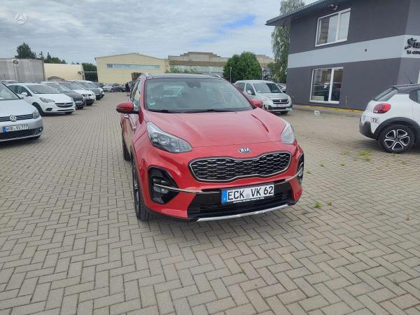 Red Kia Sportage 2018 in Taurage, with an engine capacity of 1.59 L and mileage of 174 thousand km for 13800 €, photo 2 on AUTOMOTO.COM.LV