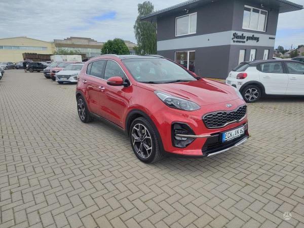 Red Kia Sportage 2018 in Taurage, with an engine capacity of 1.59 L and mileage of 174 thousand km for 13800 €, photo 3 on AUTOMOTO.COM.LV