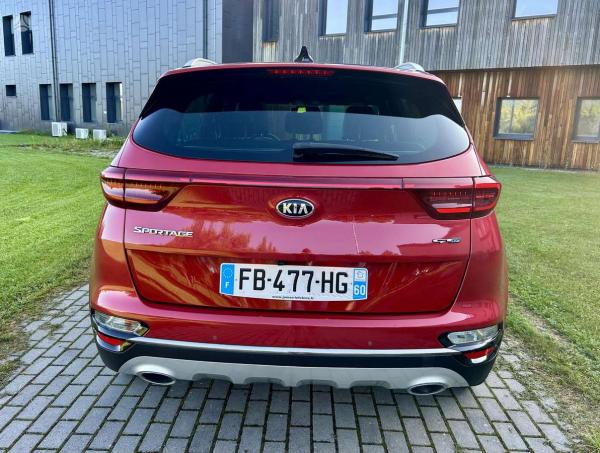 Красный Киа Sportage 2018 в Таураге, объемом двигателя 1.60 л и пробегом 140 тыс. км за 13900 €, фото 3 на AUTOMOTO.COM.LV
