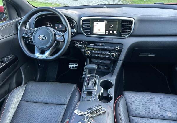 Красный Киа Sportage 2018 в Таураге, объемом двигателя 1.60 л и пробегом 140 тыс. км за 13900 €, фото 9 на AUTOMOTO.COM.LV