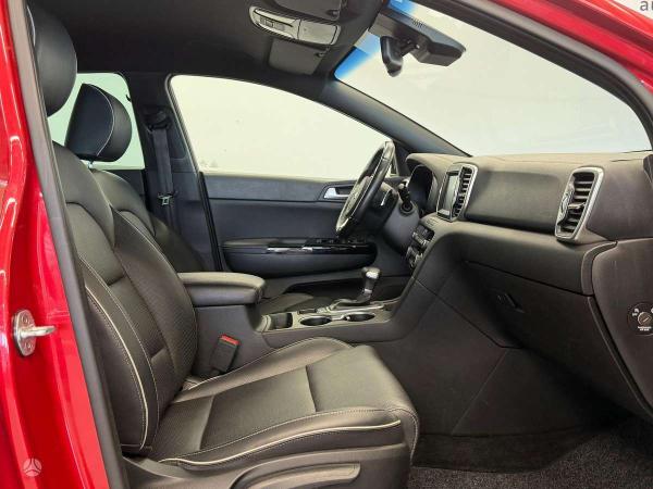 Red Kia Sportage 2018 in Kaunas, with an engine capacity of 1.59 L and mileage of 118 thousand km for 15500 €, photo 6 on AUTOMOTO.COM.LV