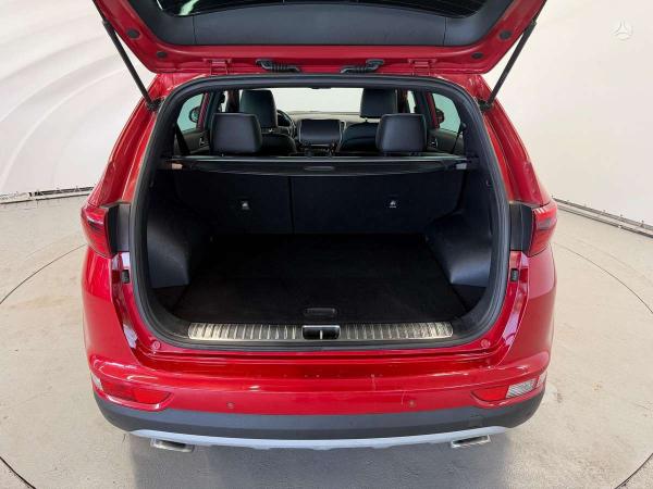 Red Kia Sportage 2018 in Kaunas, with an engine capacity of 1.59 L and mileage of 118 thousand km for 15500 €, photo 10 on AUTOMOTO.COM.LV