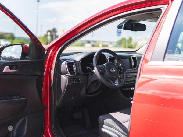 Красный Киа Sportage 2018 в Клайпеда, объемом двигателя 2.00 л и пробегом 118 тыс. км за 13000 €, фото 11 на AUTOMOTO.COM.LV