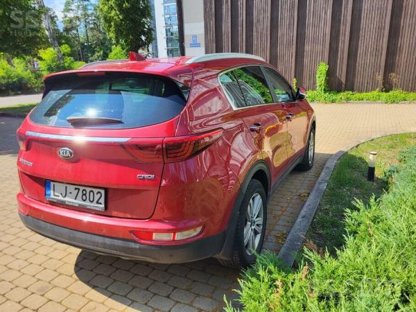 Red Kia Sportage 2018 in Riga, with an engine capacity of 2.00 L and mileage of 133 thousand km for 13500 €, photo 4 on AUTOMOTO.COM.LV