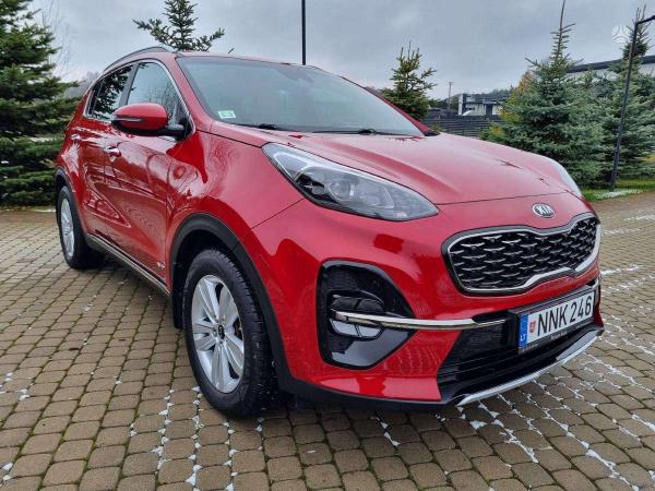 Red Kia Sportage 2019 in Alytus, with an engine capacity of 1.59 L and mileage of 136 thousand km for 13500 €, photo 3 on AUTOMOTO.COM.LV