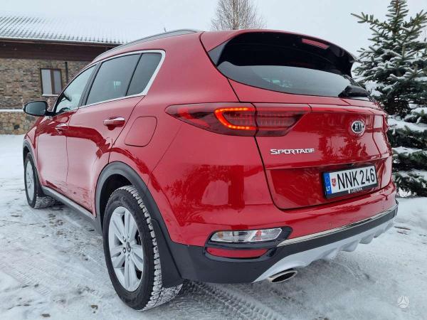 Red Kia Sportage 2019 in Alytus, with an engine capacity of 1.59 L and mileage of 136 thousand km for 13500 €, photo 5 on AUTOMOTO.COM.LV