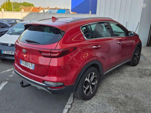 Красный Киа Sportage 2019 в Таураге, объемом двигателя 1.60 л и пробегом 114 тыс. км за 13500 €, фото 2 на AUTOMOTO.COM.LV