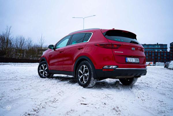 Sarkans Kia Sportage 2020 Viļņa, ar dzinēja tilpumu 1.59 L un nobraukumu 188 tūkst. km par 16500 €, foto 2 vietnē AUTOMOTO.COM.LV