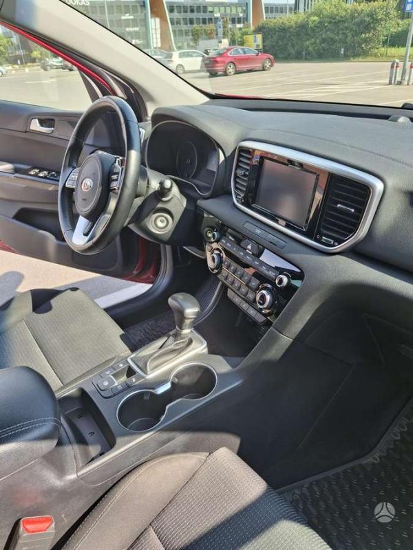 Red Kia Sportage 2020 in Kaunas, with an engine capacity of 1.60 L and mileage of 160 thousand km for 15000 €, photo 10 on AUTOMOTO.COM.LV
