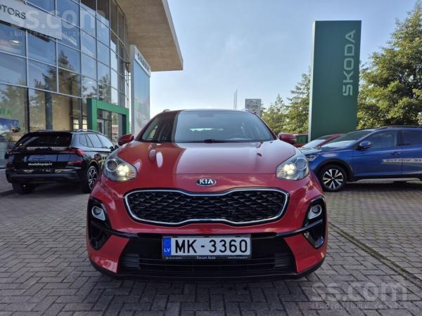 Red Kia Sportage 2020 in Liepaja, with an engine capacity of 1.60 L and mileage of 81 thousand km for 15850 €, photo 3 on AUTOMOTO.COM.LV