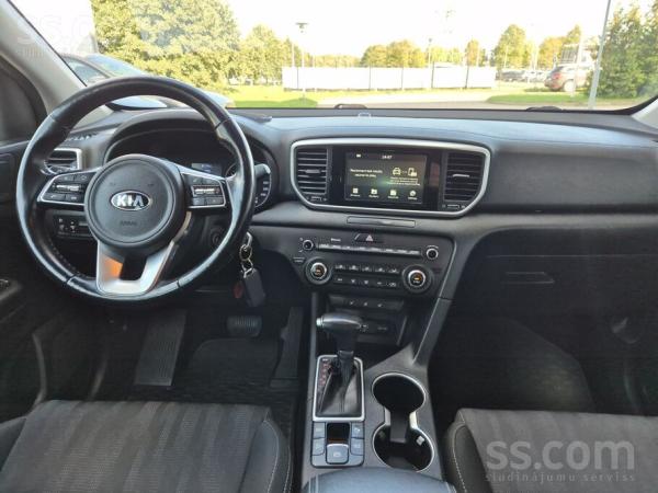 Red Kia Sportage 2020 in Liepaja, with an engine capacity of 1.60 L and mileage of 81 thousand km for 15850 €, photo 10 on AUTOMOTO.COM.LV
