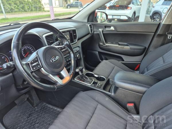 Red Kia Sportage 2020 in Liepaja, with an engine capacity of 1.60 L and mileage of 81 thousand km for 15850 €, photo 11 on AUTOMOTO.COM.LV