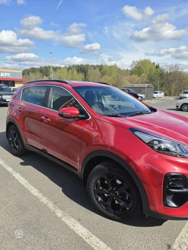 Красный Киа Sportage 2021 в Вильнюс, объемом двигателя 1.59 л и пробегом 42 тыс. км за 16000 €, фото 3 на AUTOMOTO.COM.LV