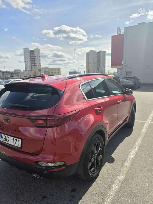 Красный Киа Sportage 2021 в Вильнюс, объемом двигателя 1.59 л и пробегом 42 тыс. км за 16000 €, фото 4 на AUTOMOTO.COM.LV