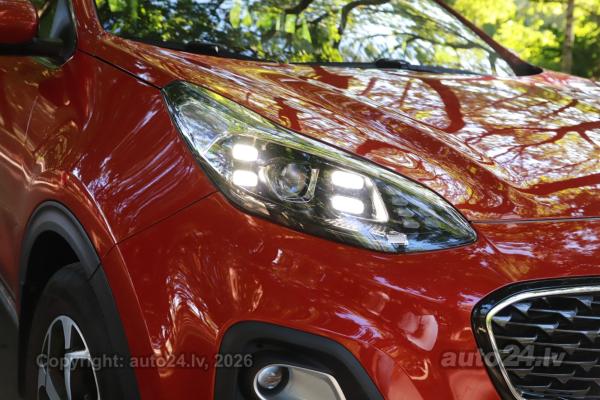 Red Kia Sportage 2021 in Tallinn, with an engine capacity of 1.60 L and mileage of 75 thousand km for 17900 €, photo 9 on AUTOMOTO.COM.LV
