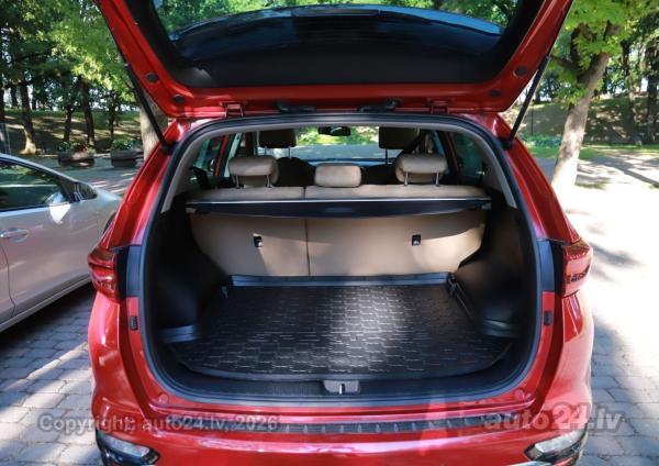 Red Kia Sportage 2021 in Tallinn, with an engine capacity of 1.60 L and mileage of 75 thousand km for 17900 €, photo 10 on AUTOMOTO.COM.LV