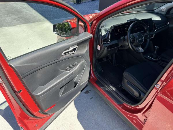 Red Kia Sportage 2022 in Kaunas, with an engine capacity of 1.60 L and mileage of 70 thousand km for 22800 €, photo 8 on AUTOMOTO.COM.LV
