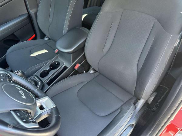 Red Kia Sportage 2022 in Kaunas, with an engine capacity of 1.60 L and mileage of 70 thousand km for 22800 €, photo 9 on AUTOMOTO.COM.LV