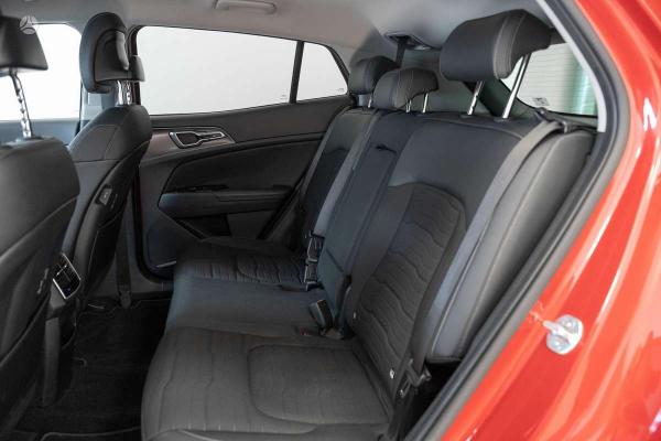Red Kia Sportage 2023 in Vilnius, with an engine capacity of 1.60 L and mileage of 88 thousand km for 29900 €, photo 9 on AUTOMOTO.COM.LV