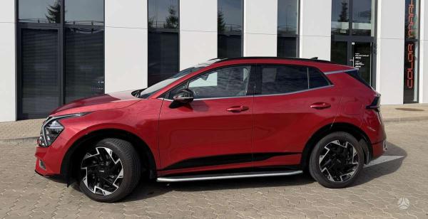Красный Киа Sportage 2023 в Вильнюс, объемом двигателя 1.60 л и пробегом 56 тыс. км за 33500 €, фото 3 на AUTOMOTO.COM.LV
