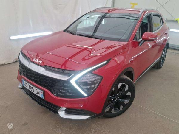 Red Kia Sportage 2023 in Vilnius, with an engine capacity of 1.60 L and mileage of 177 thousand km for 20990 €, photo 1 on AUTOMOTO.COM.LV