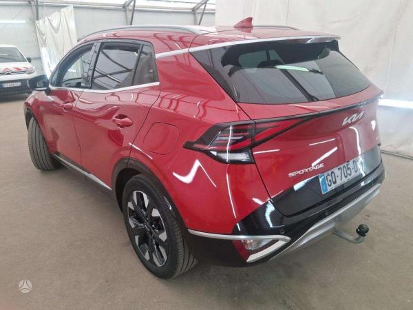 Red Kia Sportage 2023 in Vilnius, with an engine capacity of 1.60 L and mileage of 177 thousand km for 20990 €, photo 5 on AUTOMOTO.COM.LV