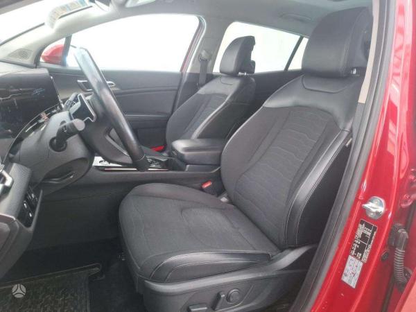 Red Kia Sportage 2023 in Vilnius, with an engine capacity of 1.60 L and mileage of 177 thousand km for 20990 €, photo 6 on AUTOMOTO.COM.LV