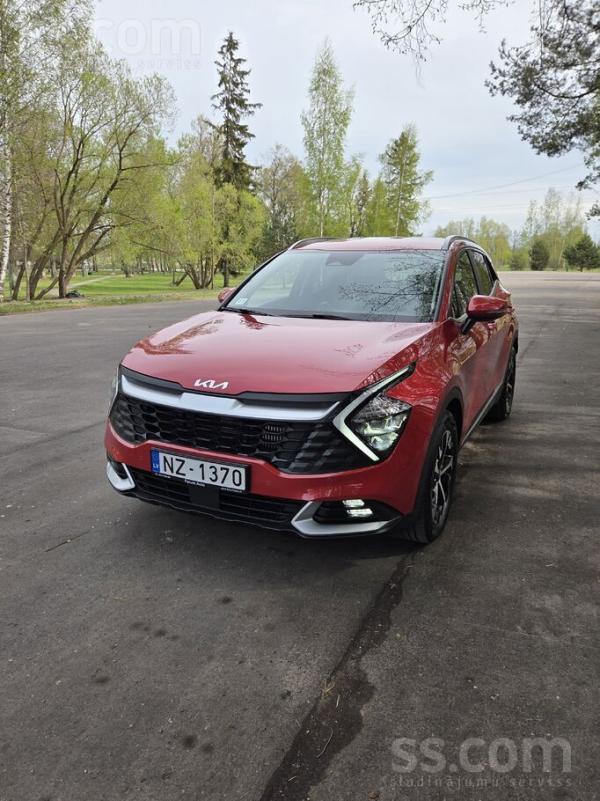 Red Kia Sportage 2024 in Jurmala, with an engine capacity of 1.60 L and mileage of 32 thousand km for 26000 €, photo 5 on AUTOMOTO.COM.LV
