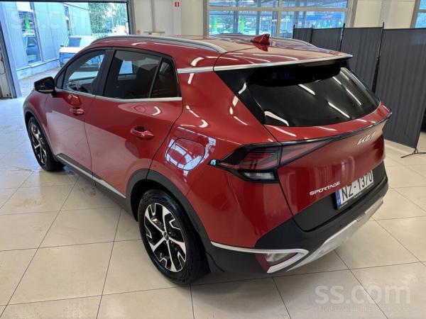 Красный Киа Sportage 2024 в Рига, объемом двигателя 1.50 л и пробегом 35 тыс. км за 23900 €, фото 3 на AUTOMOTO.COM.LV